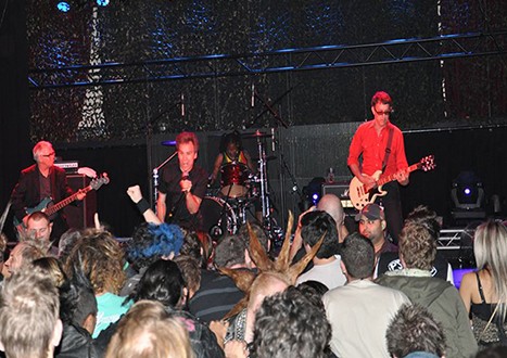 East Bay Ray - Dead Kennedys